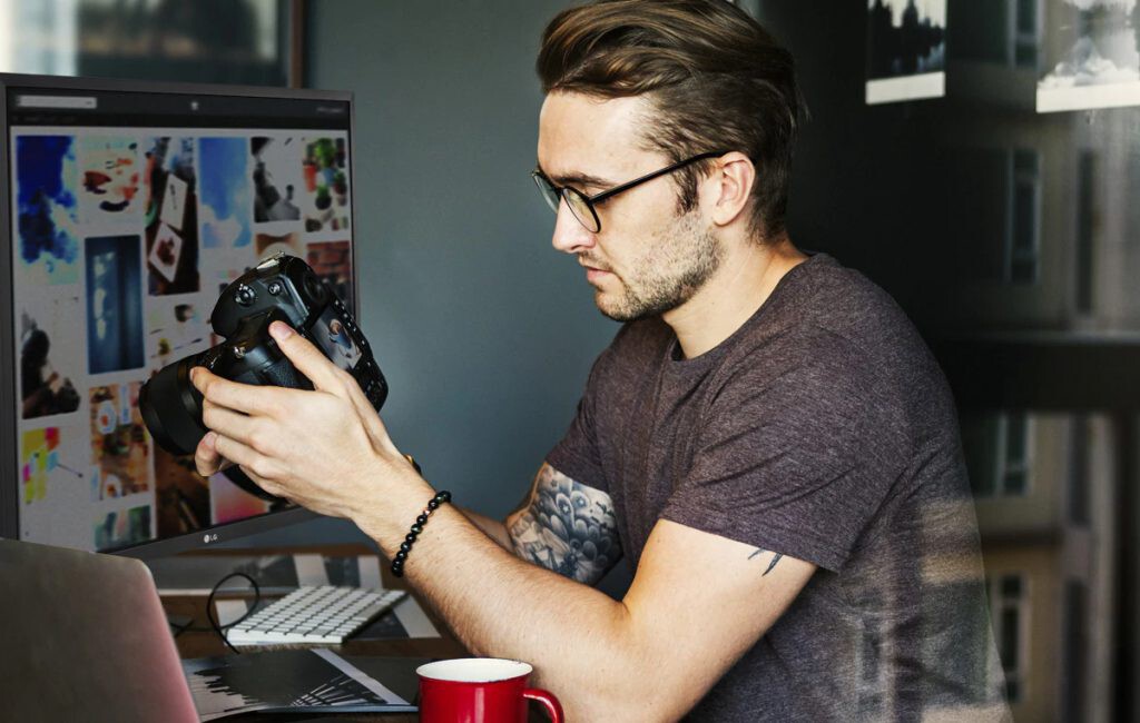 Monitor ergonómico: qué es, cómo es y por qué lo necesitas